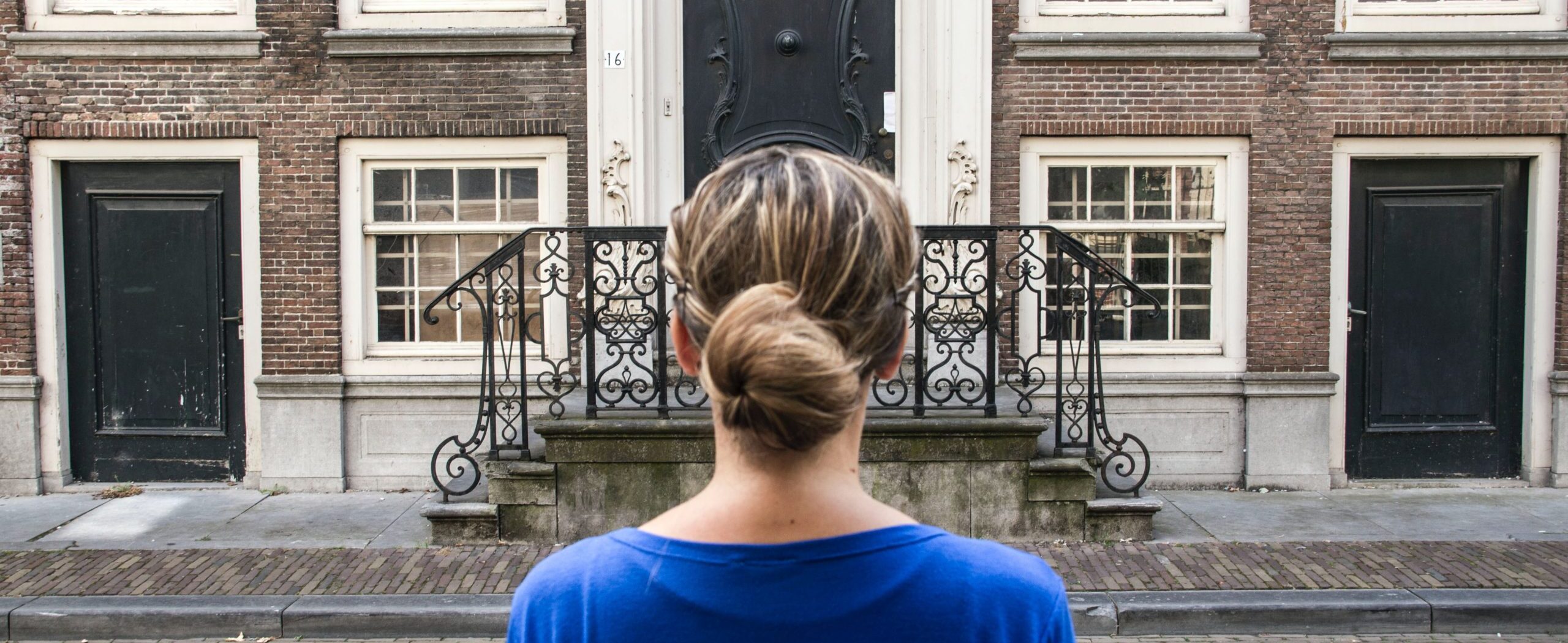 How To Do a Self-Guided Tour in 7 Simple Steps - Rently