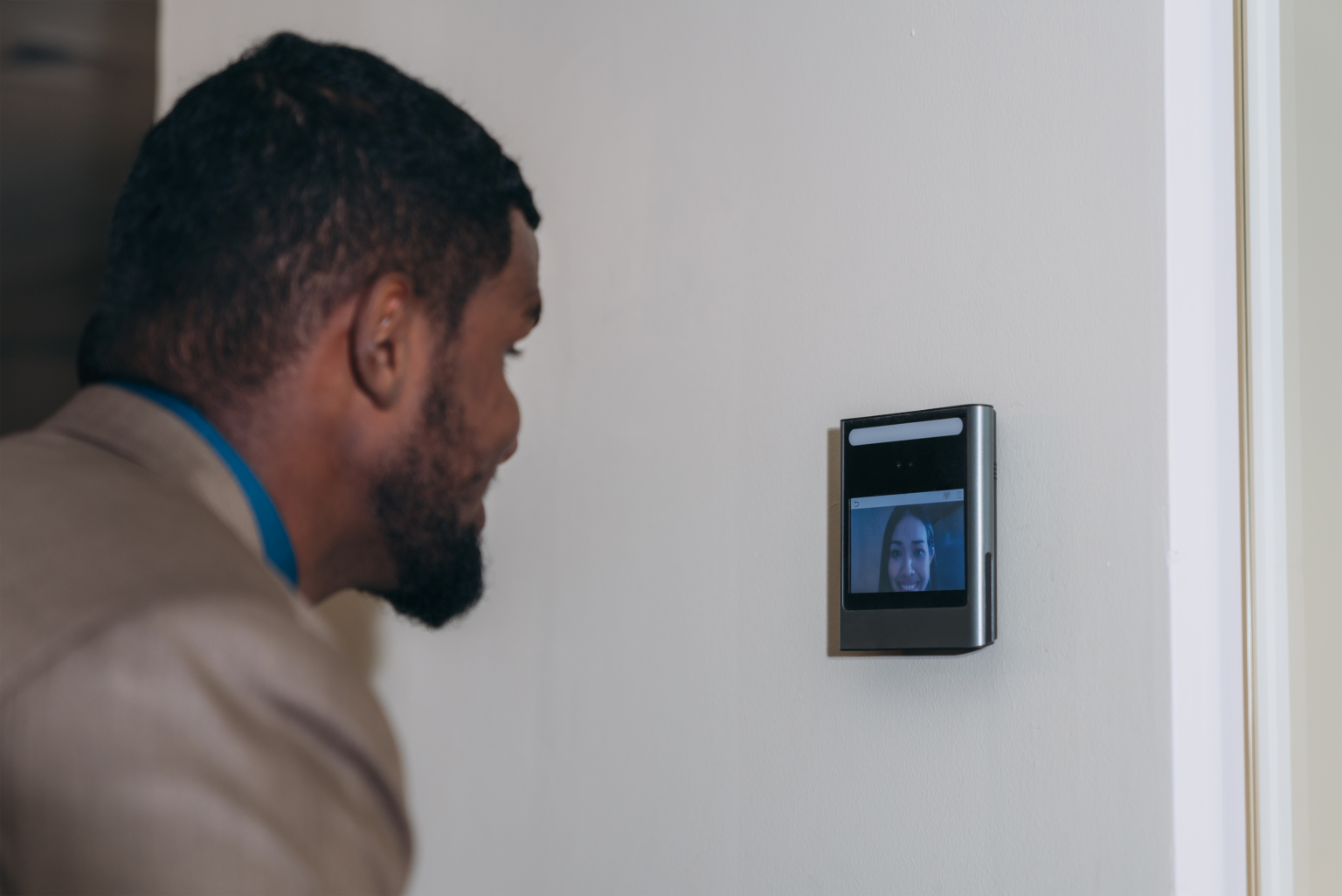 Choosing the Right Intercom System for Your Community's Needs - Rently